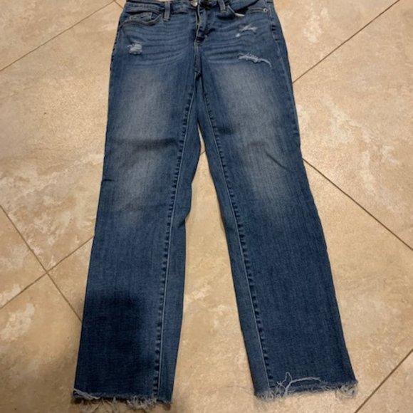 Universal Thread | Jeans | Universal Thread Mid Rise Denim Jeans Size 4 ...